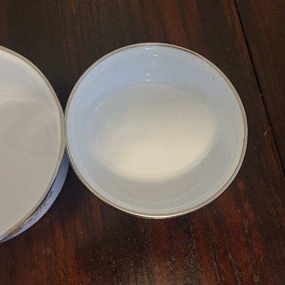 Kobe Kitchen | Kitchen | Vintage Floral Print Metal Enamel Nesting ...